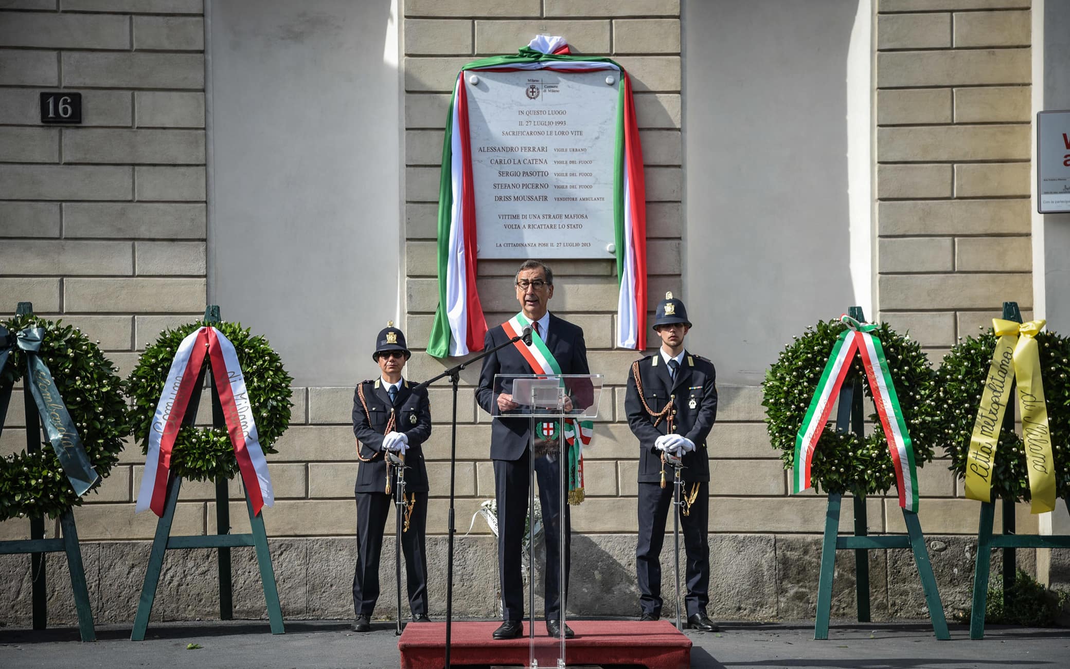 Strage di via Palestro, Milano ricorda le vittime | Sky TG24