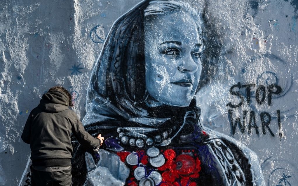 I murales sulla guerra in Ucraina: la street art nel mondo | Sky TG24