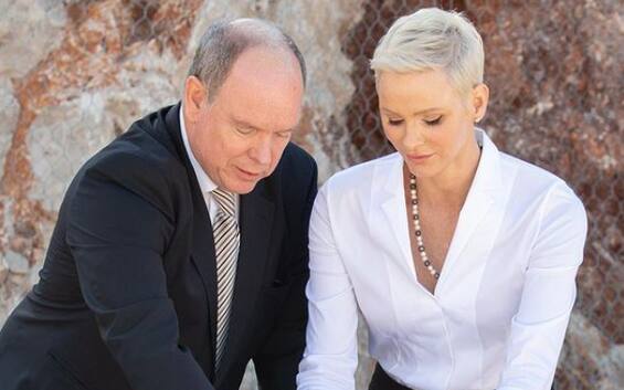 Charlene di Monaco e il principe Alberto, nuova uscita pubblica mano ...