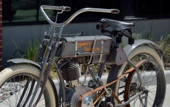 Usa, Harley-Davidson del 1908 venduta a 935.000 dollari: è record | Sky ...
