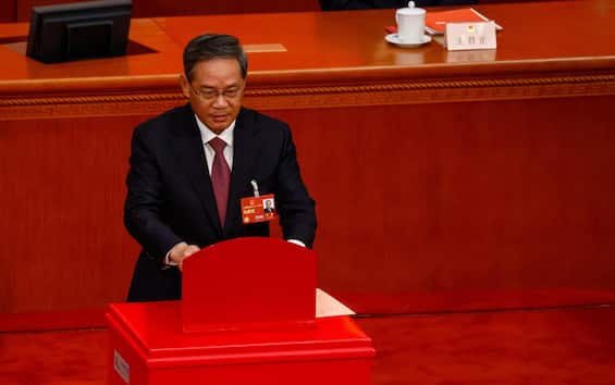 In Cina eletto nuovo premier Li Qiang, fedelissimo di Xi Jinping | Sky TG24