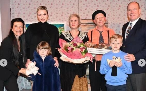 Il principe Alberto di Monaco ha compiuto 65 anni, foto a teatro con la ...