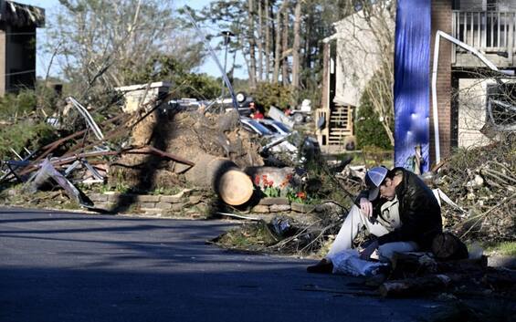 Emergenza tornado, sale il bilancio dei morti nel Midwest e nel Sud ...