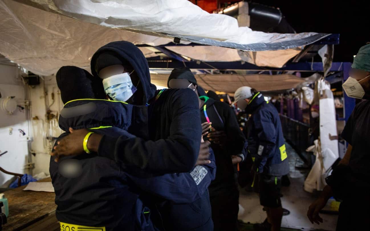 Migranti, cosa sono le navi Ong e cosa fanno nel Mediterraneo | Sky TG24