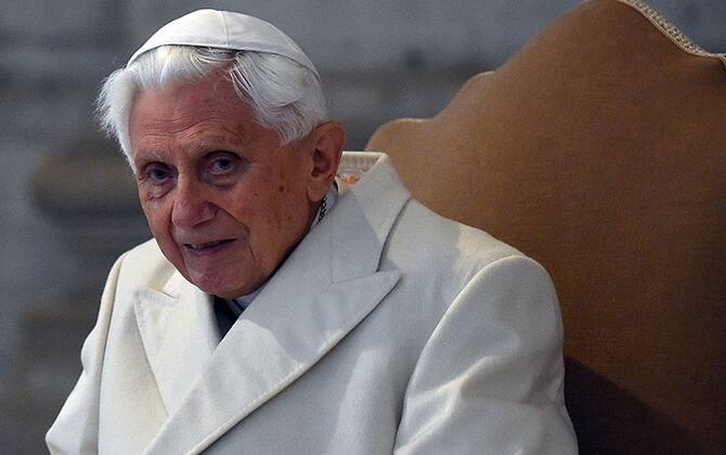 Papa Ratzinger, le dimissioni di Benedetto XVI nel 2013. VIDEO | Sky TG24