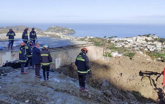 Frana Ischia, a Casamicciola nuova evacuazione da zona rossa | Sky TG24