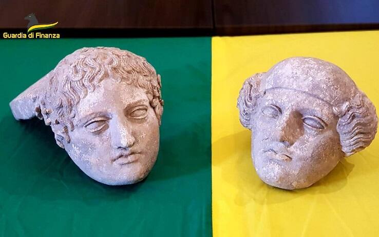 Catania, sequestrate due teste di terracotta periodo Severo arte greca ...