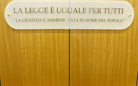 Alessandro Leon Asoli confessa l'omicidio del patrigno: avvelenato con ...