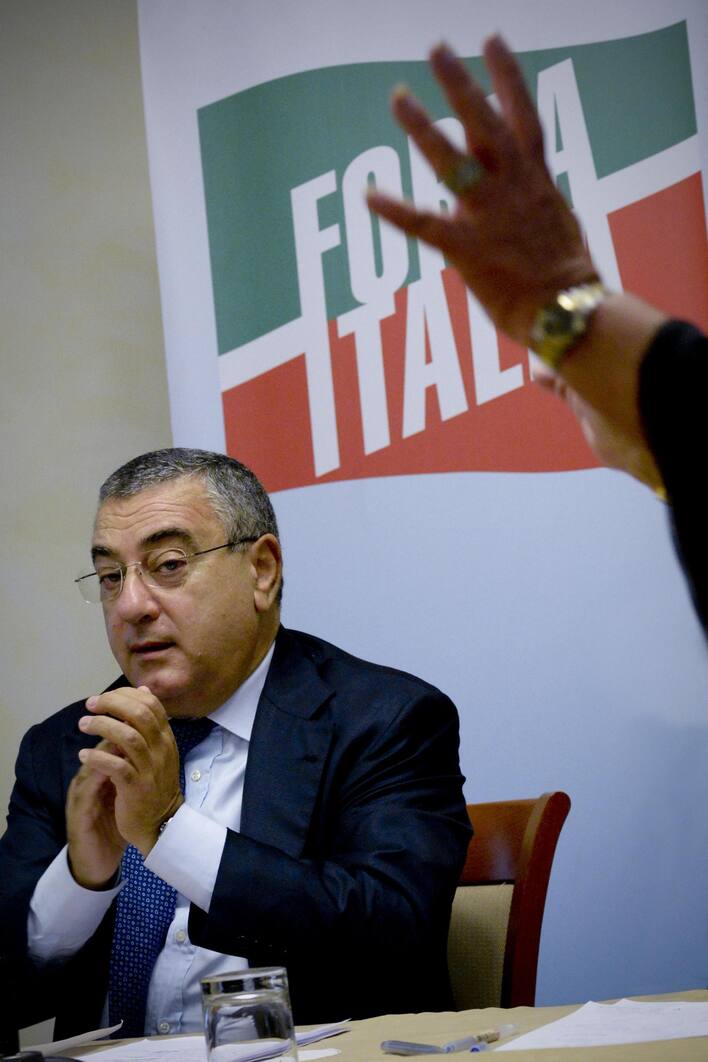 Chi sono i deputati e i senatori da più anni in Parlamento. LA ...