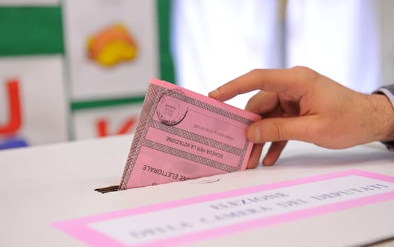 Come si vota, la guida completa alle elezioni: orari dei seggi ...