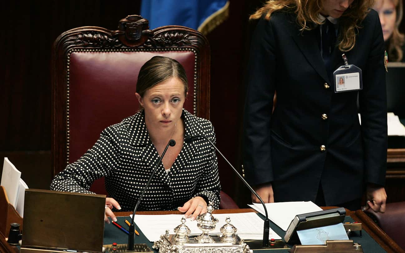 Giorgia Meloni da giovane: come è cambiato oggi il look della leader di ...