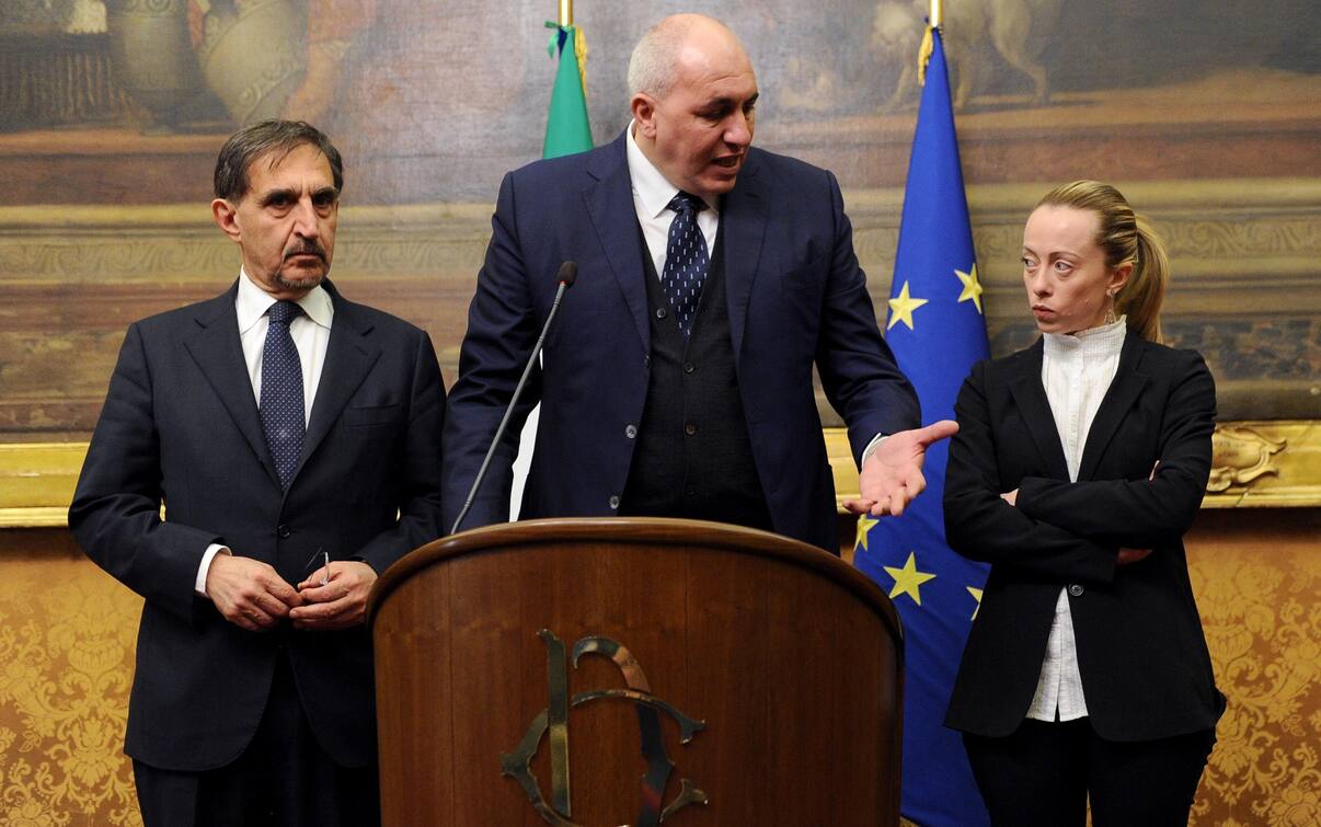 Giorgia Meloni da giovane: come è cambiato oggi il look della leader di FdI. FOTO | Sky TG24