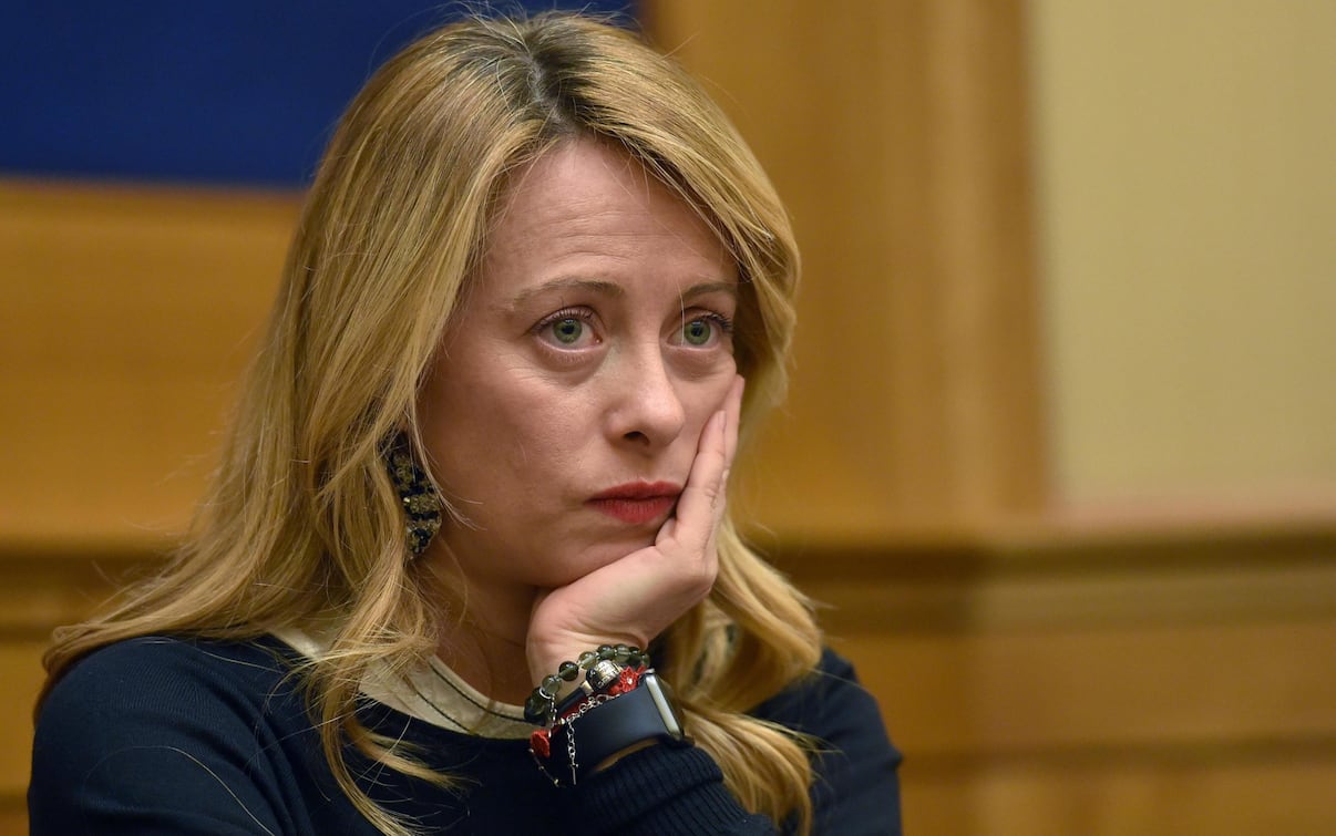 Giorgia Meloni da giovane: come è cambiato oggi il look della leader di ...