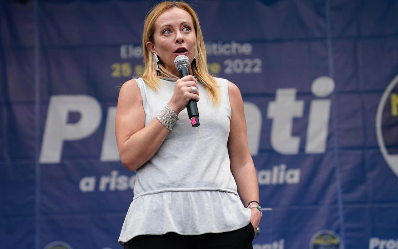 Giorgia Meloni da giovane: come è cambiato oggi il look della leader di ...