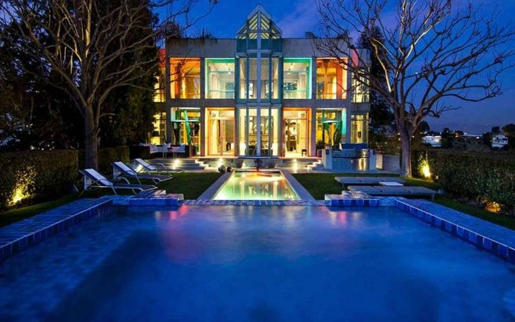 Dove abitano (o abitavano) le star. Ecco le più belle ville dei vip. FOTO