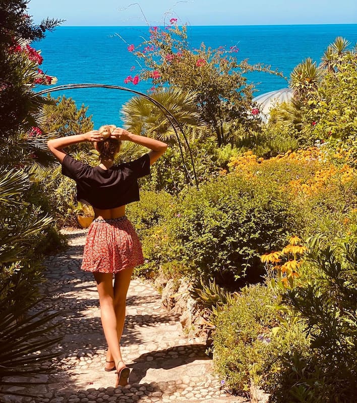 Alessia Marcuzzi mostra le gambe su Instagram: 'Un difetto può rendervi ...