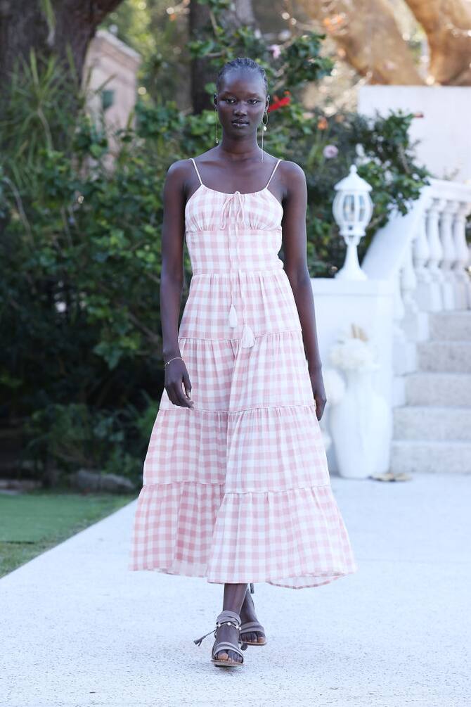 Moda, come indossare il rosa: 25 idee di abiti e outfit pink. FOTO