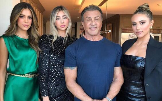 Sylvester Stallone e la foto con le tre figlie Sophia, Sistine e ...