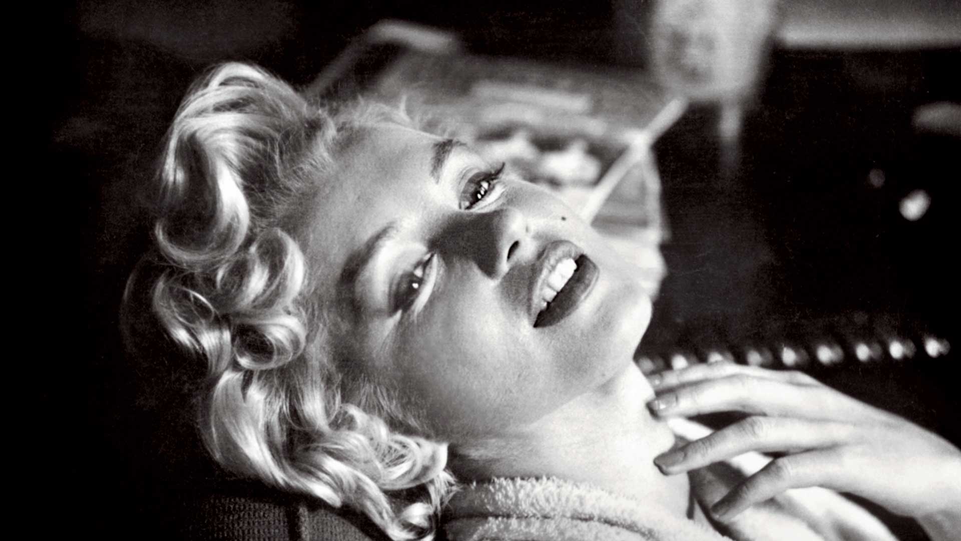 La bellezza di Marilyn, gli intellettuali la raccontano in un libro ...