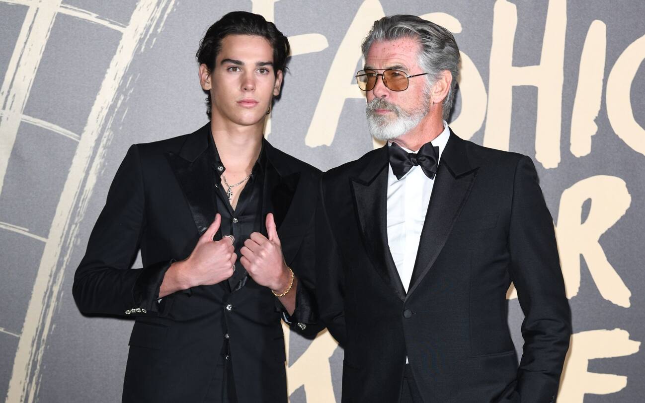 Pierce Brosnan posa con i figli Dylan e Paris sulla cover di GQ. FOTO