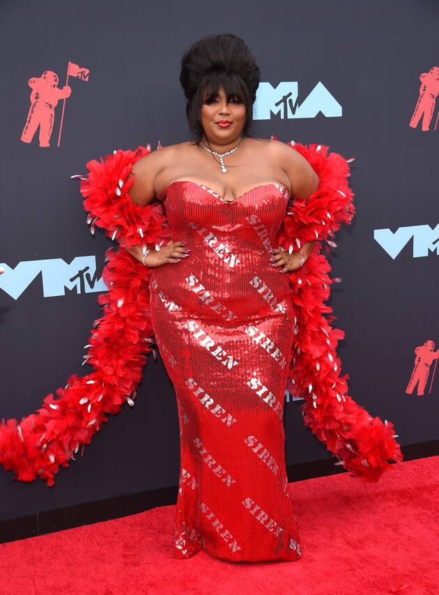 Lizzo cambia look, le foto su Instagram | Sky TG24