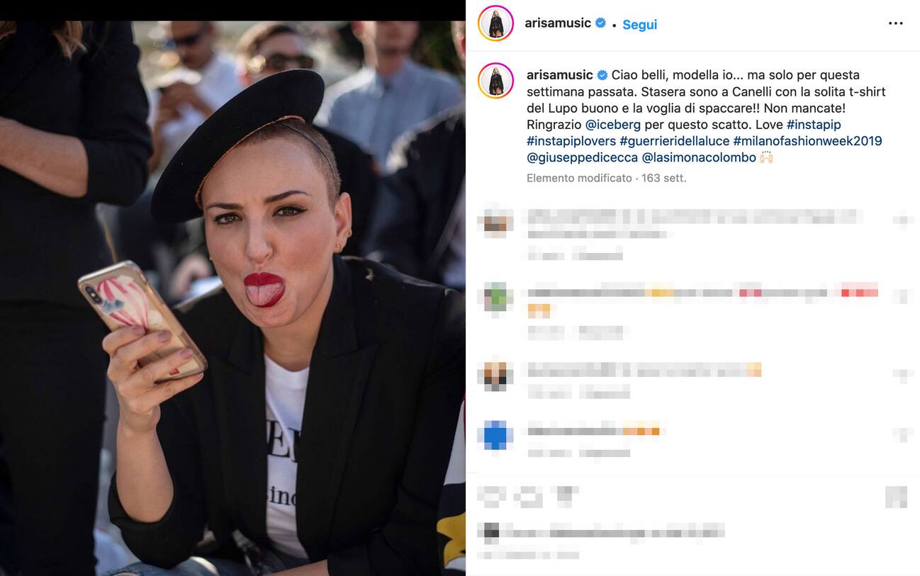 Arisa, tutti i look più stravaganti dalla ghirlanda di piume alle foto in intimo nelle campagne ...