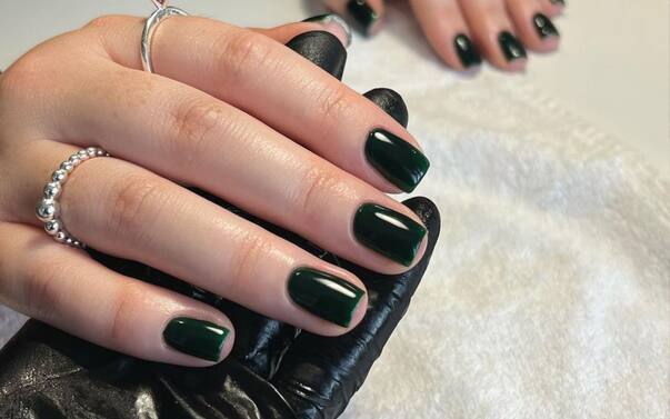 Unghie invernali 2022-2023, 9 colori di tendenza per la stagione fredda ...