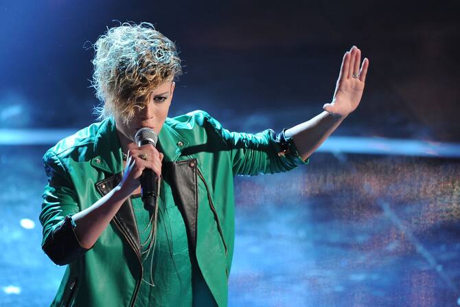 Il nuovo taglio di capelli di Emma Marrone: tutti i cambi di look. FOTO ...