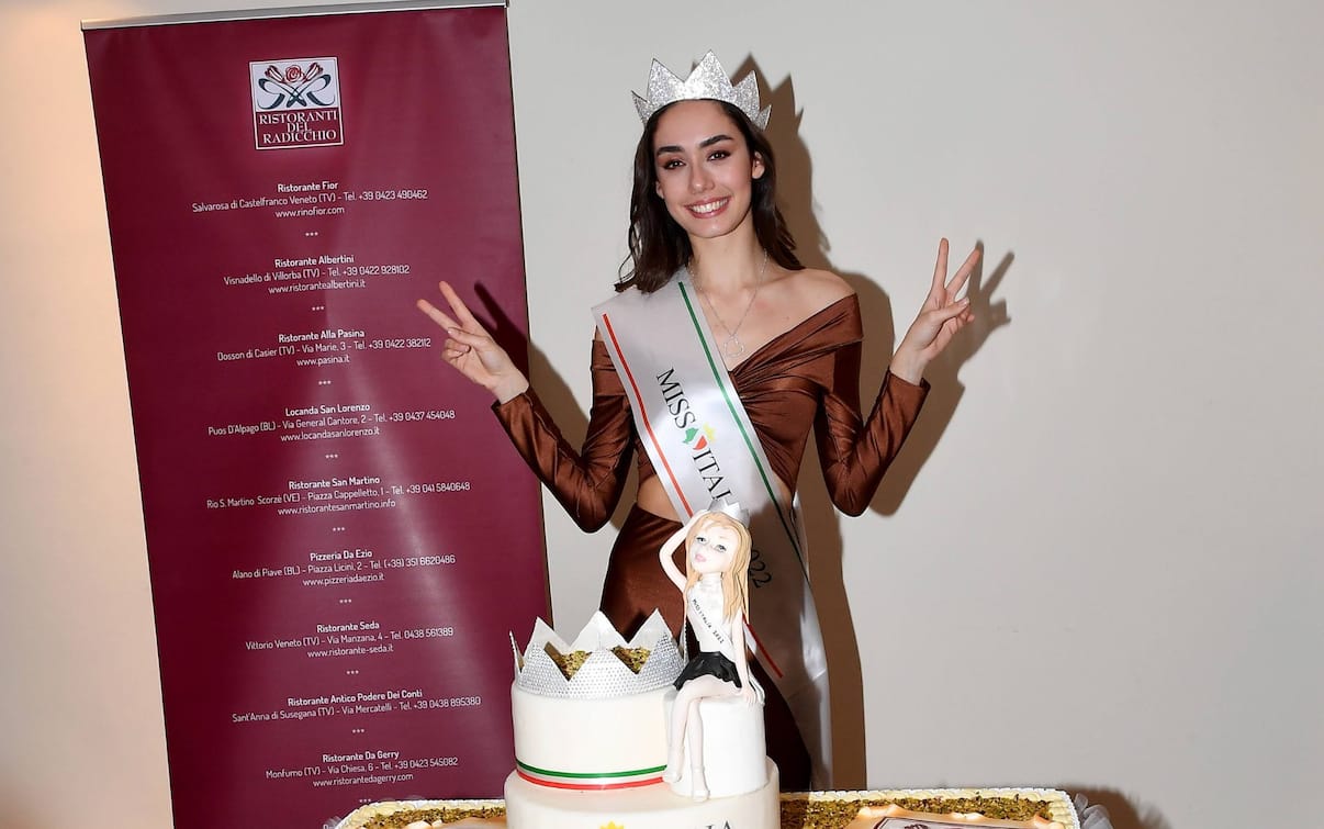 Miss Italia 2022, chi è la vincitrice Lavinia Abate: la sua storia ...