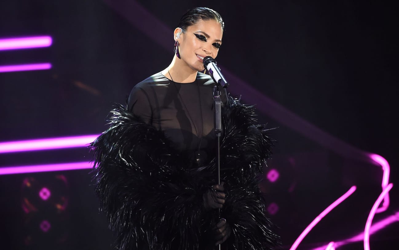 Elodie annuncia il nuovo album Red Light. L'intervista a Sky Tg24