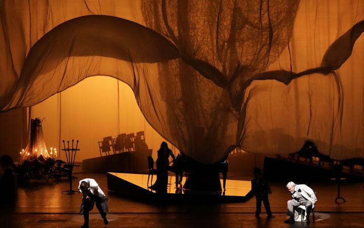 The Opera, Vincent Cassel a Torino sul set del musical di Davide Livermore