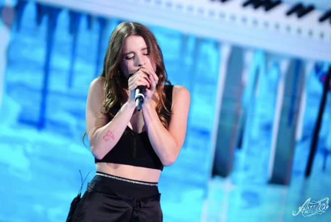 La scaletta del concerto di Angelina Mango a Napoli