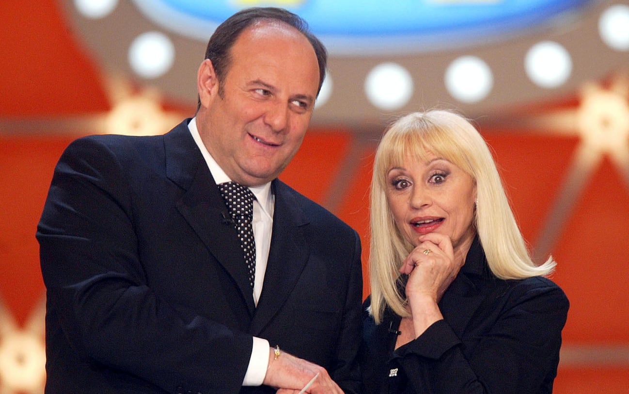 Gerry Scotti compie 65 anni, tutte le tappe della carriera di uno dei ...