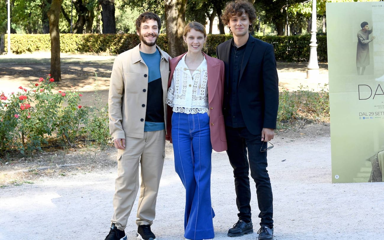 Dante, il cast del film di Pupi Avati con Sergio Castellitto su Dante ...