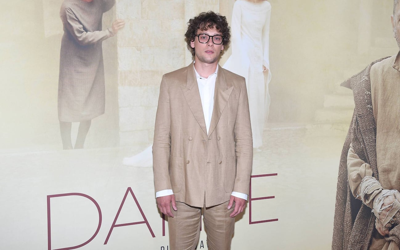 Dante, il cast del film di Pupi Avati con Sergio Castellitto su Dante ...