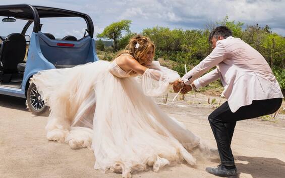 Jennifer Lopez, il trailer del nuovo film Un Matrimonio Esplosivo