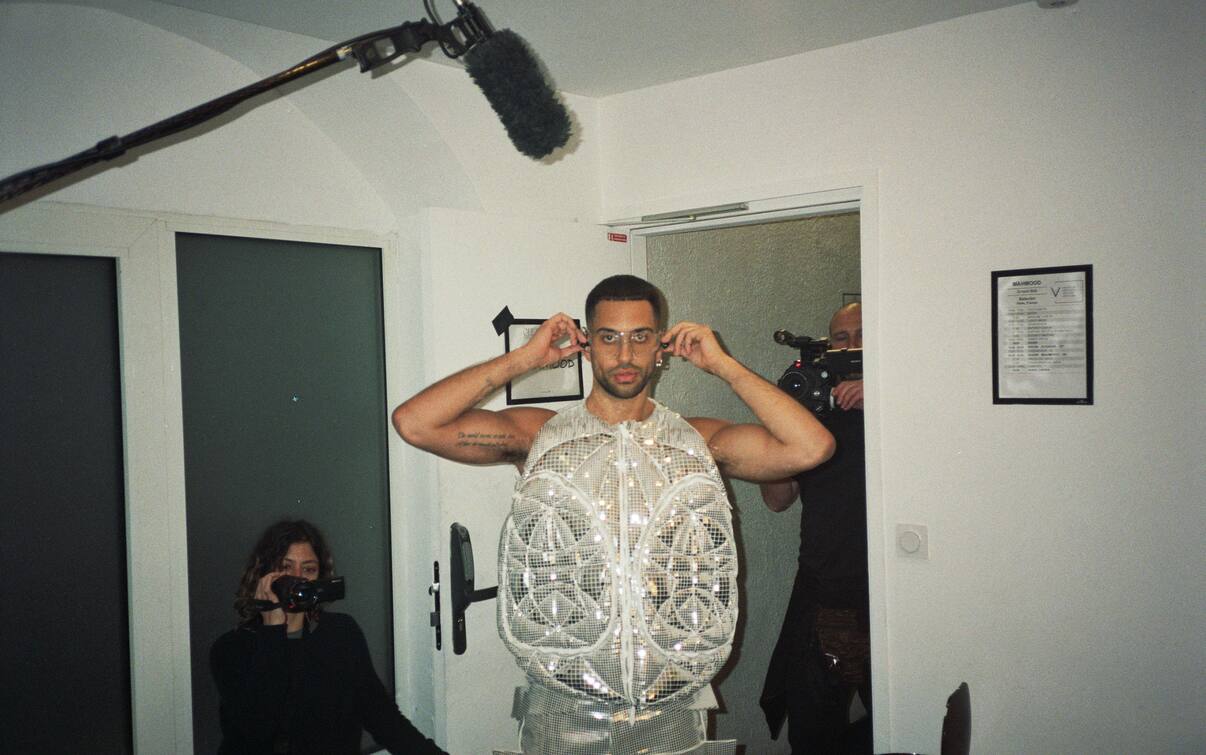 Mahmood annuncia il nuovo singolo “Cocktail d’amore”