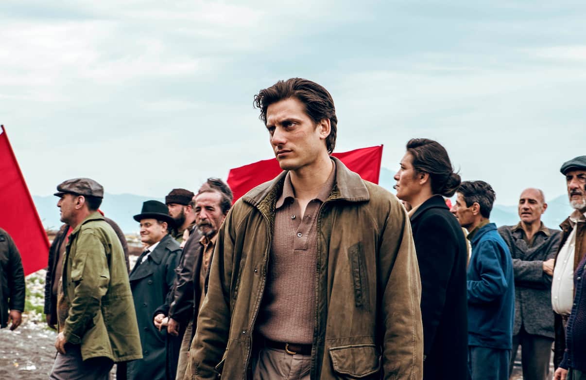 Luca Marinelli, i suoi personaggi più iconici dallo Zingaro a Benito ...