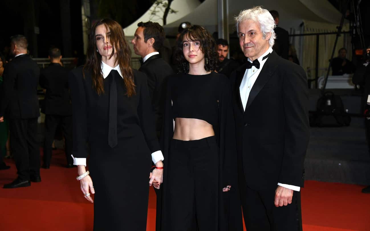 Cannes 2023, Kasia Smutniak sul red carpet con la figlia Sophie ...