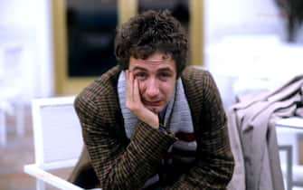 Francesco Nuti, l’esordio al cinema nel 1981 con la commedia surreale A ...