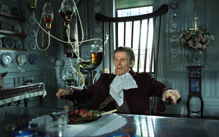 Povere Creature, la recensione del film con Emma Stone uscito al cinema ...