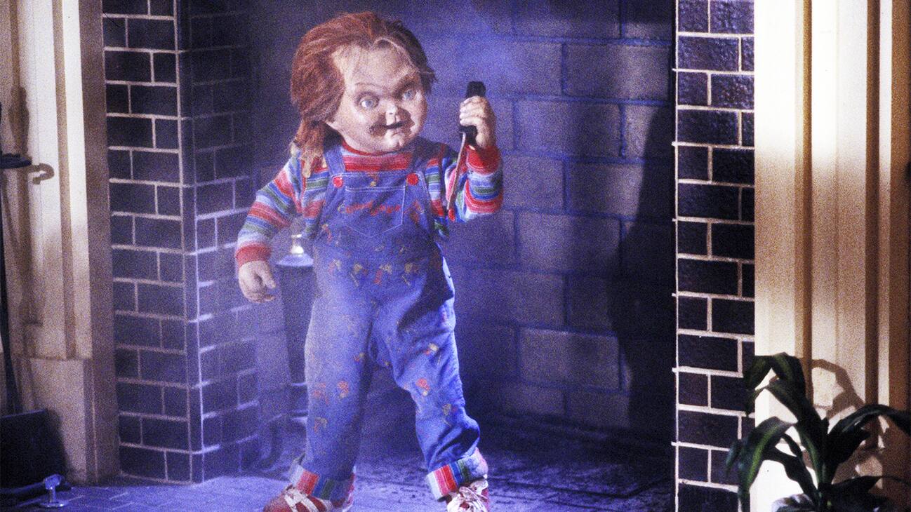 Infinity Pool, il trailer del film horror con Alexander Skarsgård e Mia ...