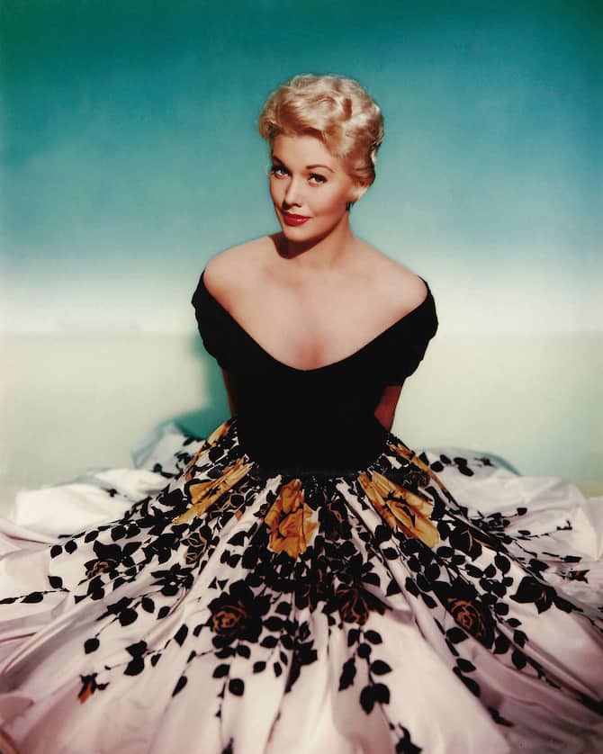 Kim Novak compie 88 anni, come è cambiata l'attrice di Vertigo, la ...