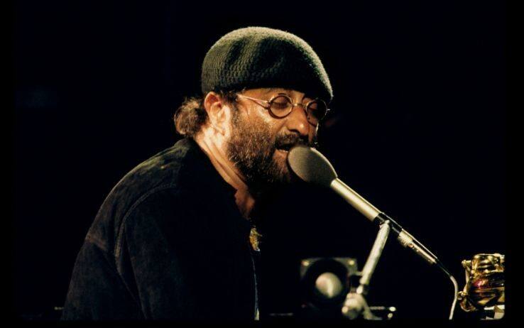 Luca Carboni compie 60 anni: da “Farfallina” a “Mare mare”, le sue 10 ...