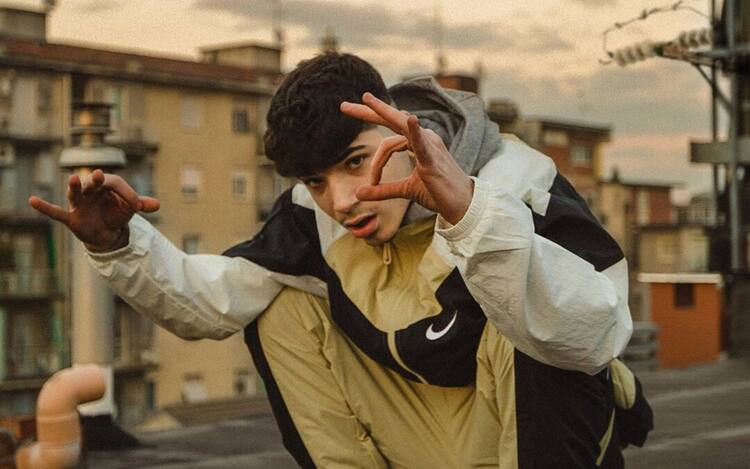 Gabry Ponte diventa papà, la foto dell’ecografia: chi è la fidanzata? Tutto quello che sappiamo