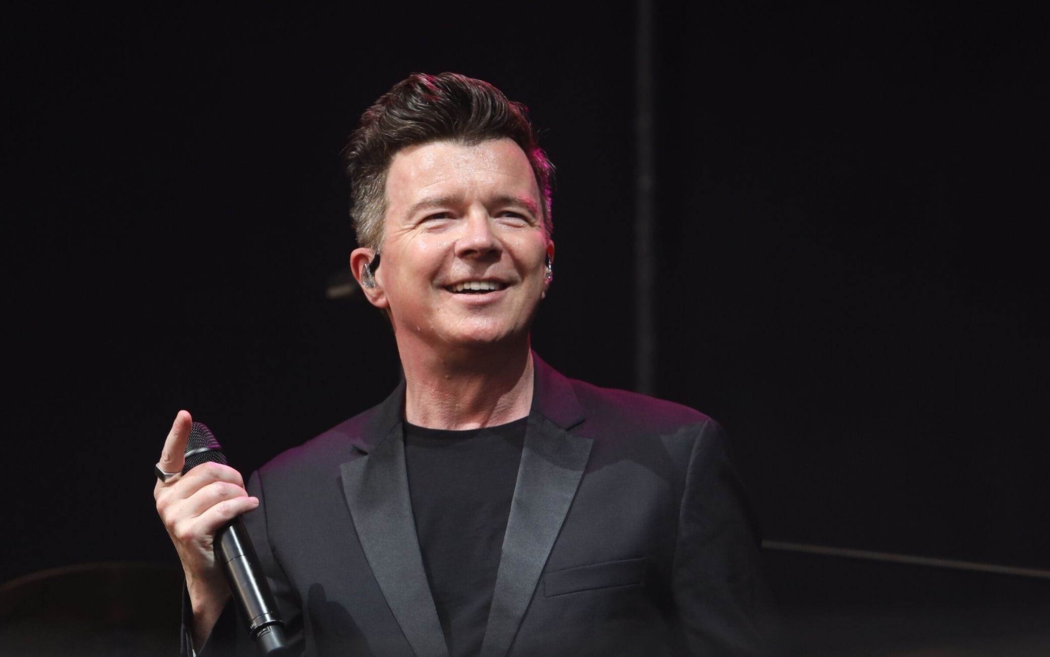 Rick Astley canta Everlong, una cover dei Foo Fighters