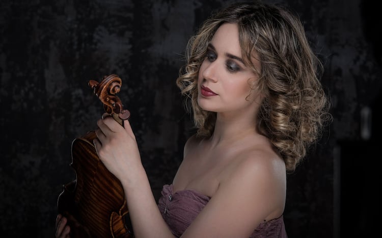 Anna Tifu, la violinista che è considerata la favola della classica ...
