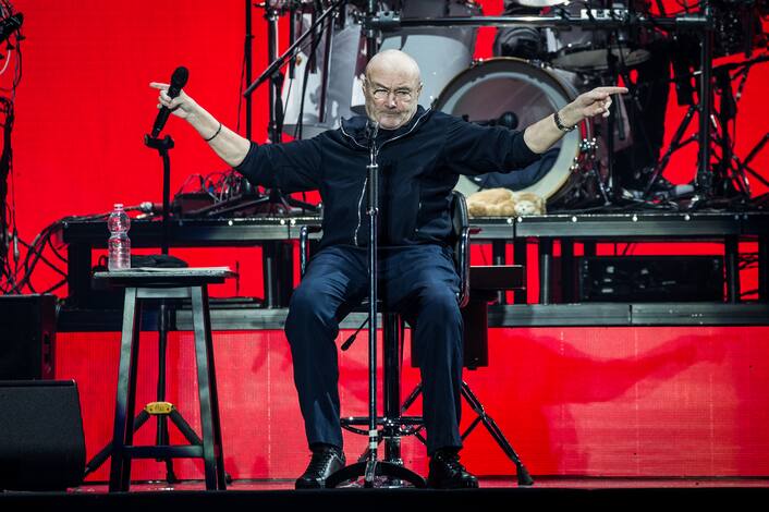 Phil Collins racconta la sua malattia: 'Non riesco più a suonare la ...