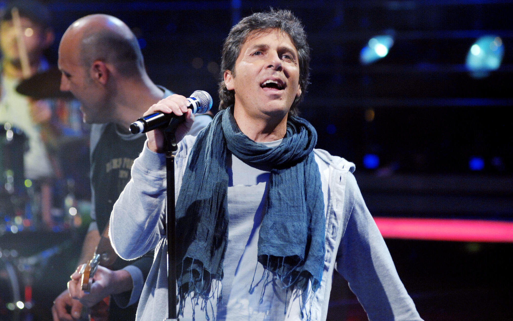 Luca Barbarossa ieri e oggi, come è cambiato il cantante di Portami a ...