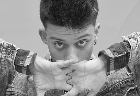 Leon Faun debutta con C'era Una Volta | Sky TG24